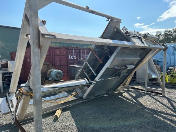 Beef knocking box Jarvis with head restraint – Southern Processing ...