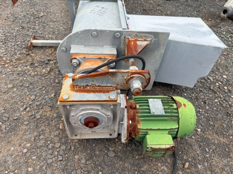 Conveyor Screw Type 3m long x 300mm Dia with Motor and gearbox ...